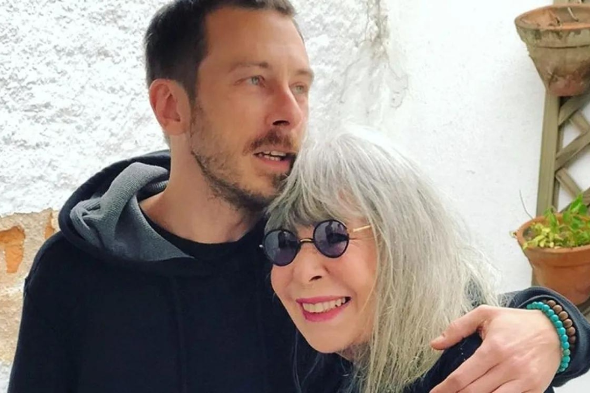 Filho de Rita Lee revela como o pai está lidando com o luto - DEU NOTÍCIA