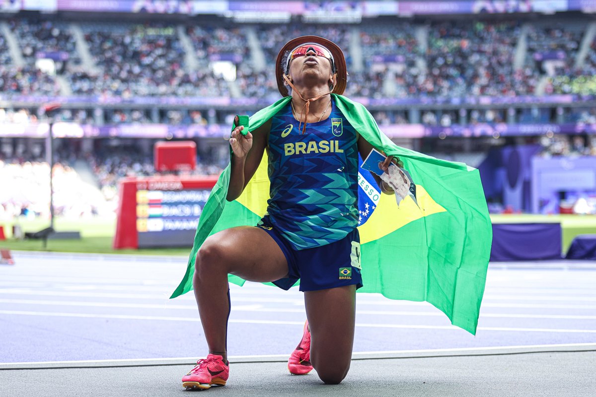 Antônia Keyla conquista o bronze na final dos 1500m de atletismo - DEU ...