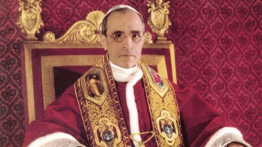 Corpo de papa já explodiu durante funeral; entenda o que aconteceu com ...